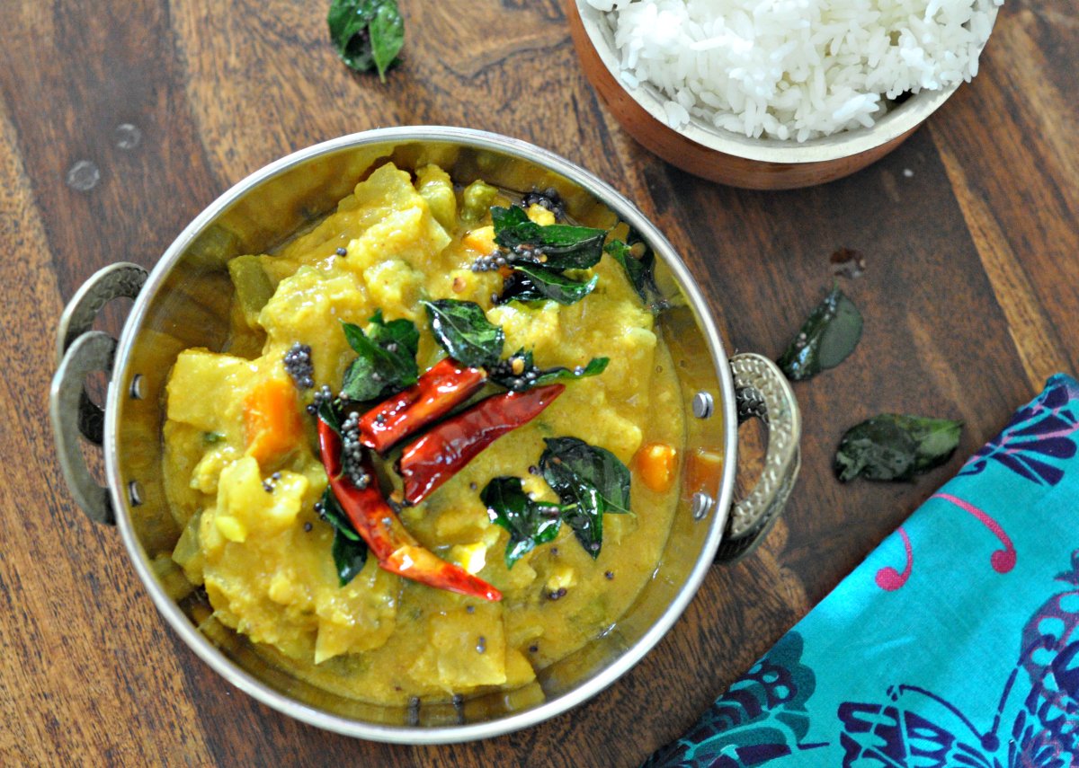 Mulakootal (Vegetables In Coconut Gravy) Recipe - Radio Sargam