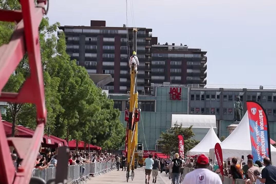 World’s tallest rideable bicycle measures 25 feet, 5 inches - Radio Sargam